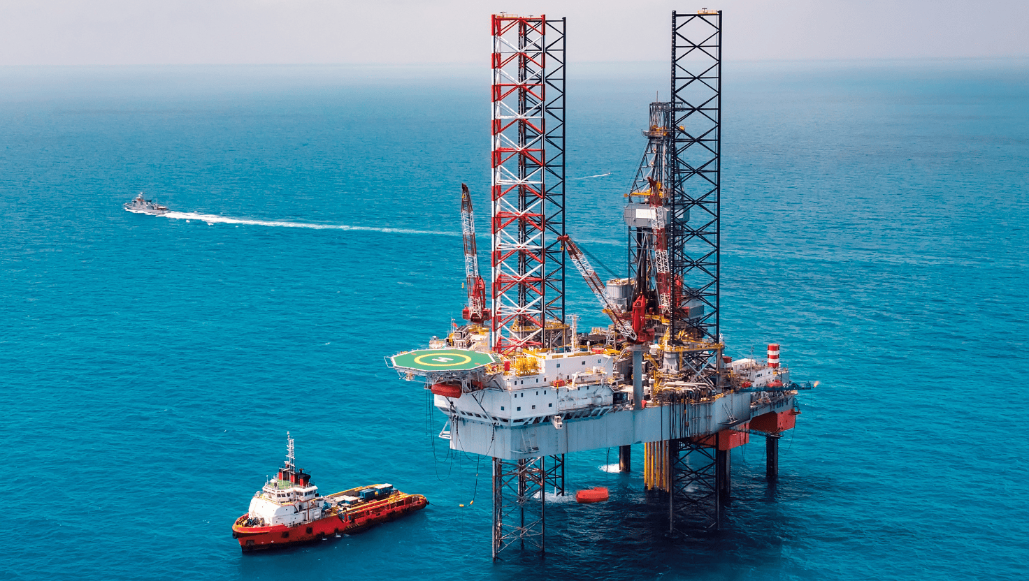 Ways To Clean Marine Equipment From Salt And Oil Buildup